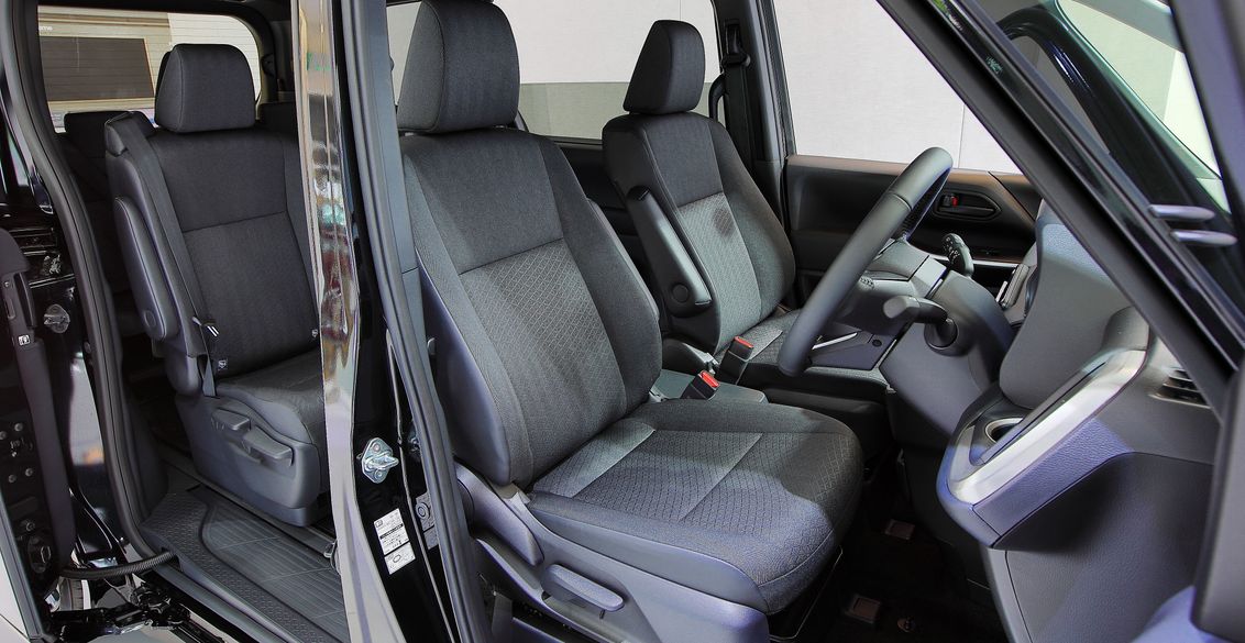 The New Toyota Voxy Hybrid | Car Choice Singapore