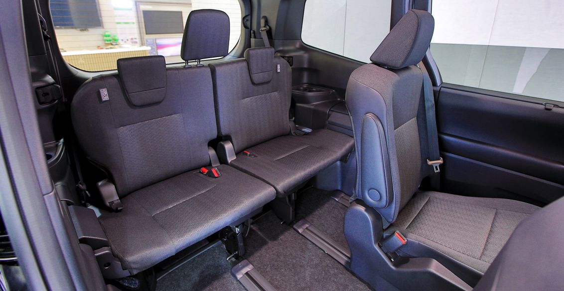 The New Toyota Voxy Hybrid | Car Choice Singapore