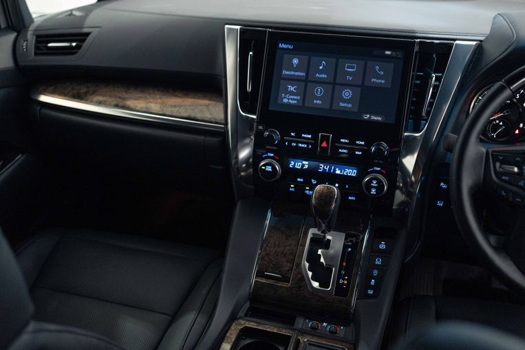 The New Toyota Alphard 3.5 Executive Lounge | Car Choice Singapore
