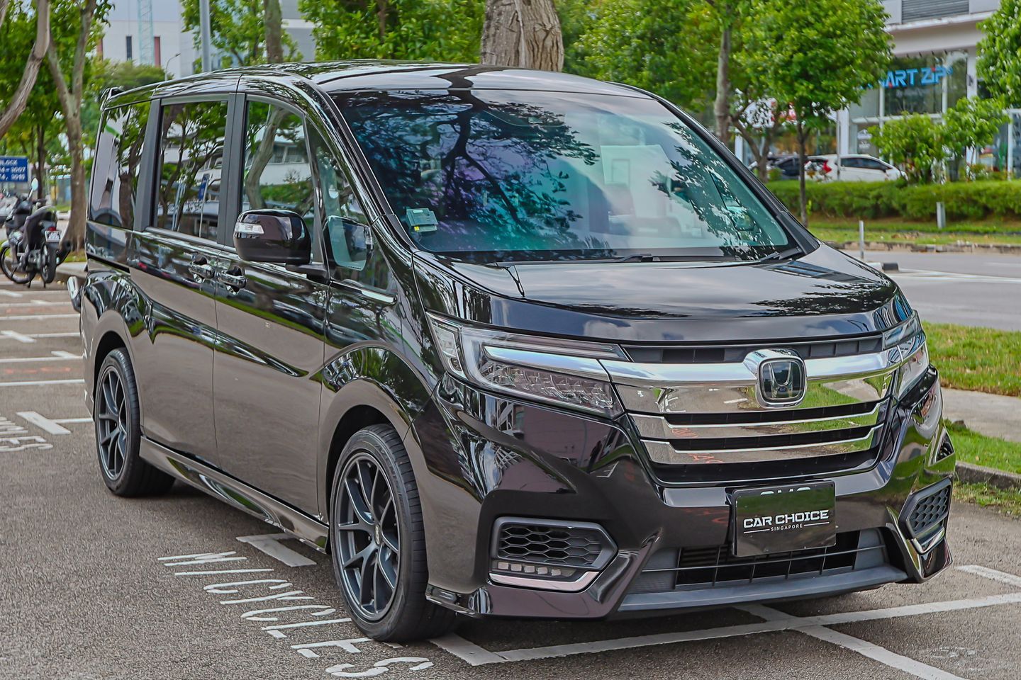 Certified Pre-Owned Honda Stepwagon 1.5A Spada | Car Choice Singapore