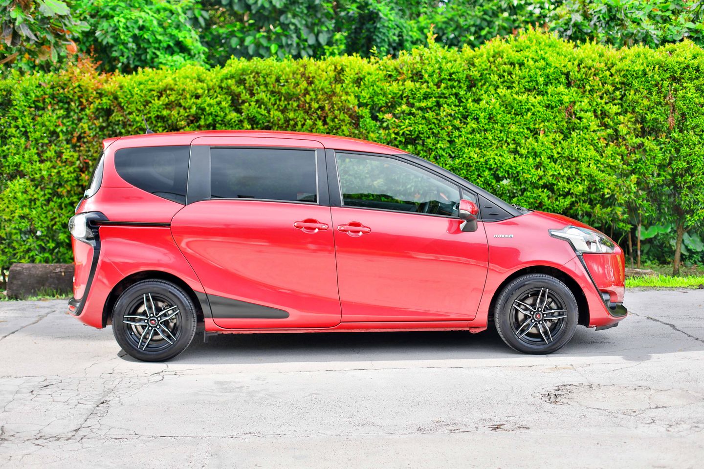 Certified Pre-Owned Toyota Sienta Hybrid 1.5 G | Car Choice Singapore