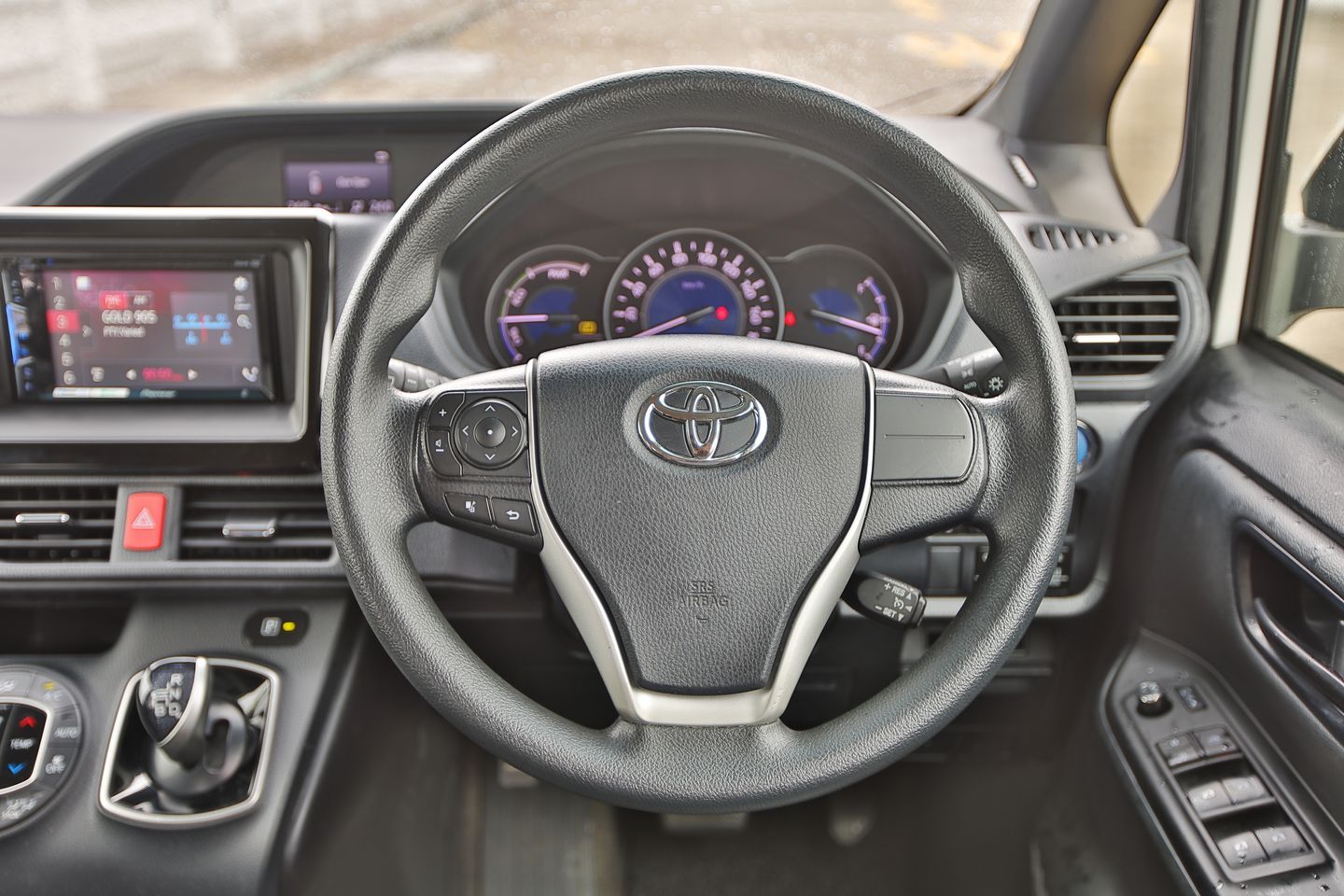 Certified Pre-Owned Toyota Noah Hybrid 1.8A X | Car Choice Singapore