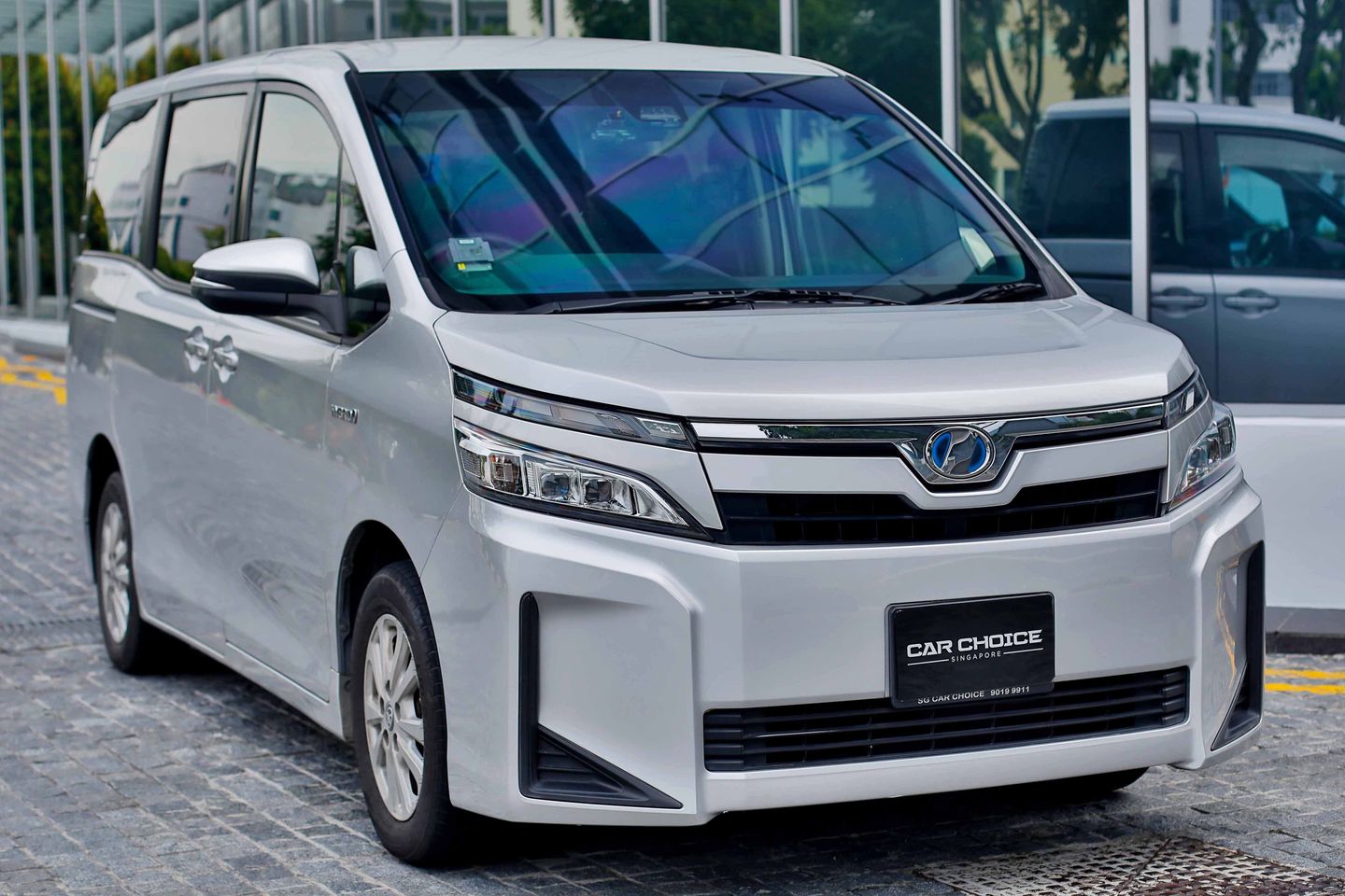 Certified Pre-Owned Toyota Voxy Hybrid 1.8 X | Car Choice Singapore