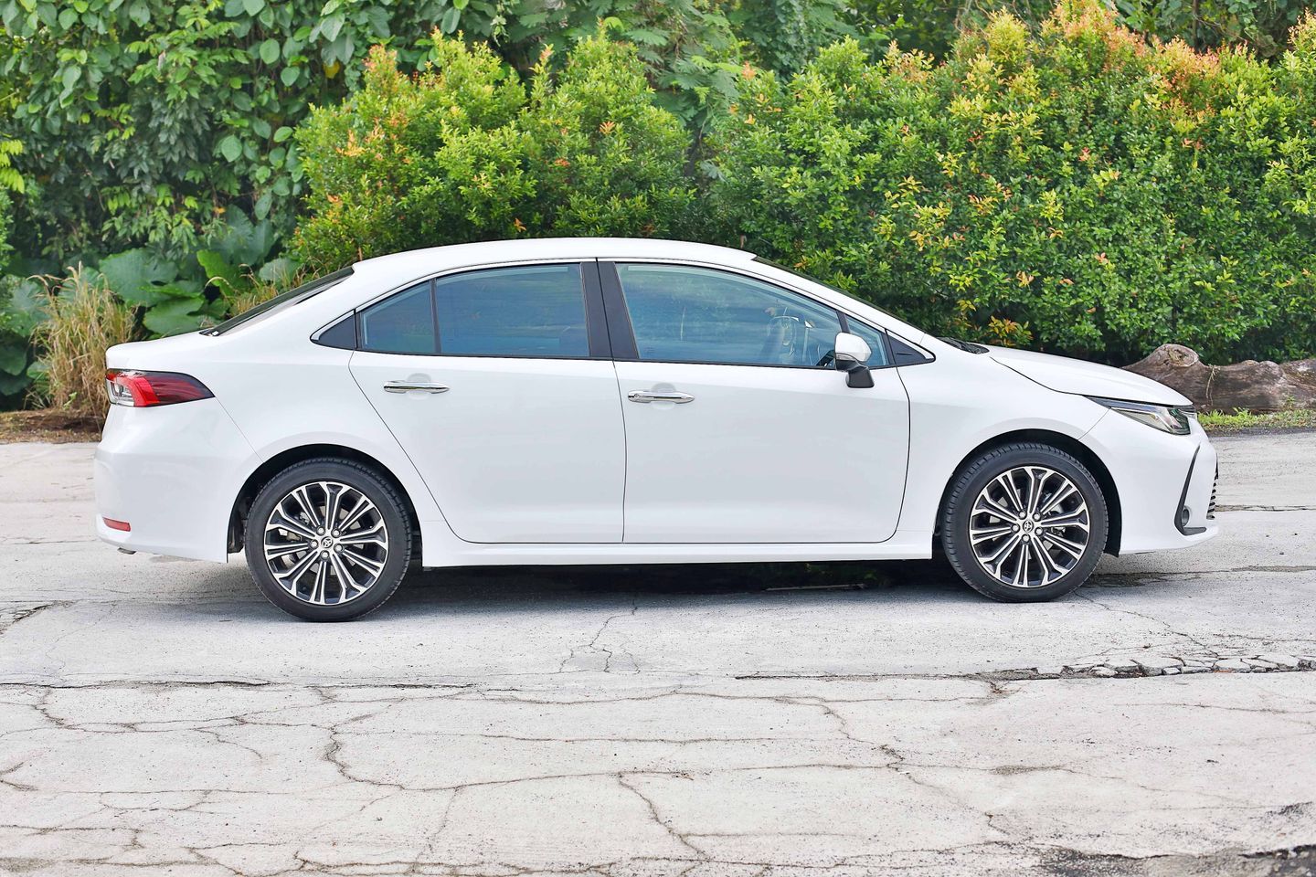 Certified Pre-Owned Toyota Corolla Altis 1.6A Elegance | Car Choice ...