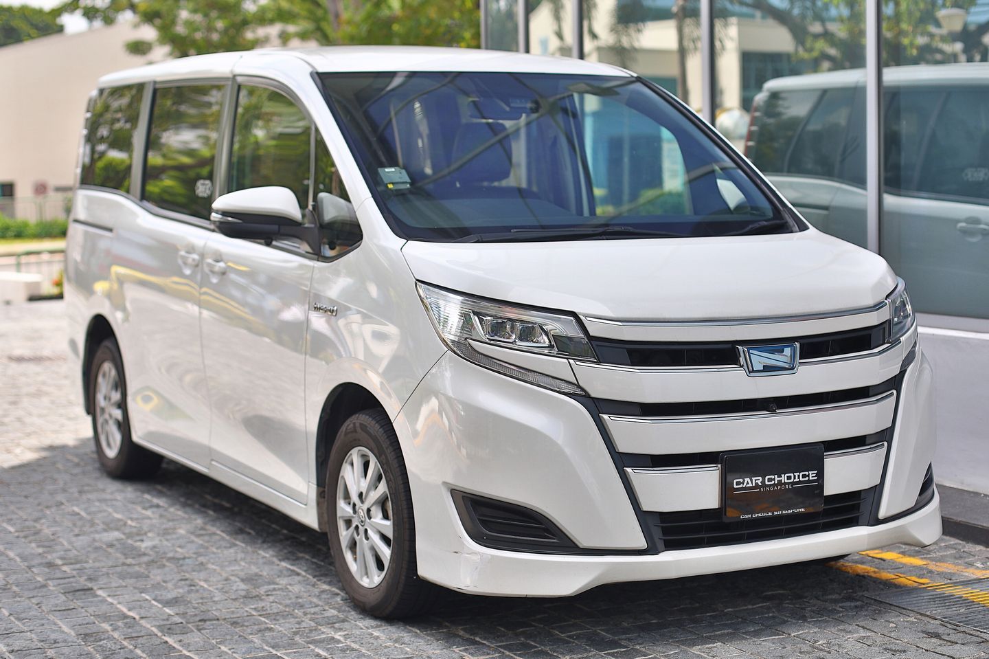 Certified Pre-Owned Toyota Noah Hybrid 1.8A X | Car Choice Singapore