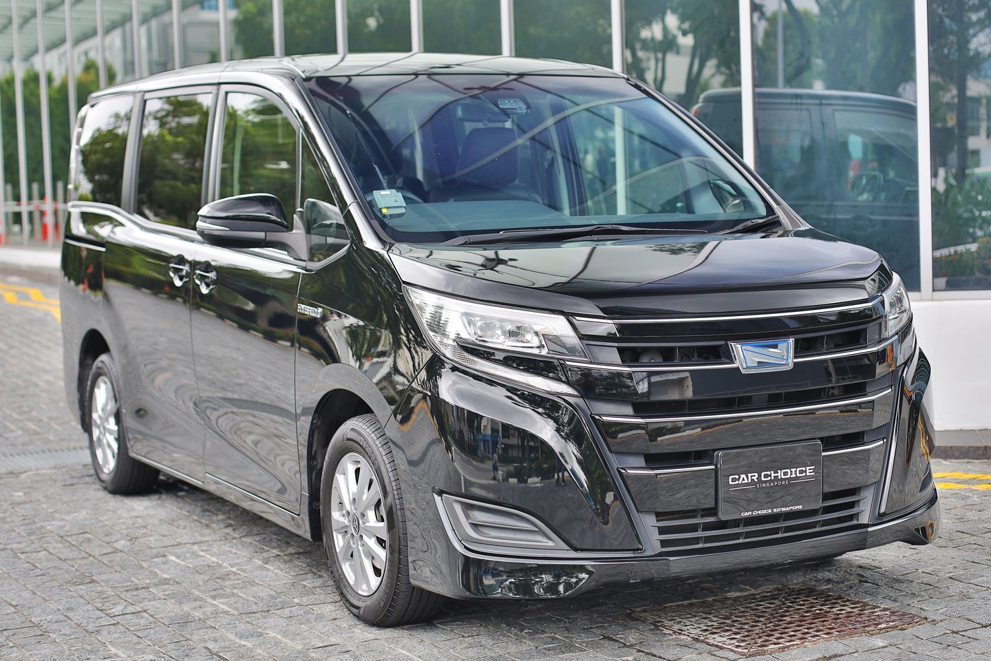 Certified Pre-Owned Toyota Noah Hybrid 1.8A X | Car Choice Singapore