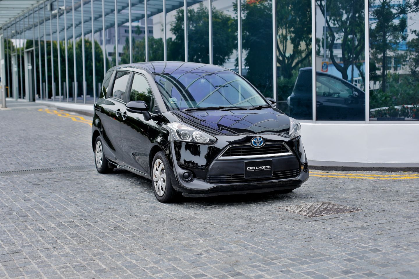 Certified Pre-Owned Toyota Sienta Hybrid 1.5 G | Car Choice Singapore