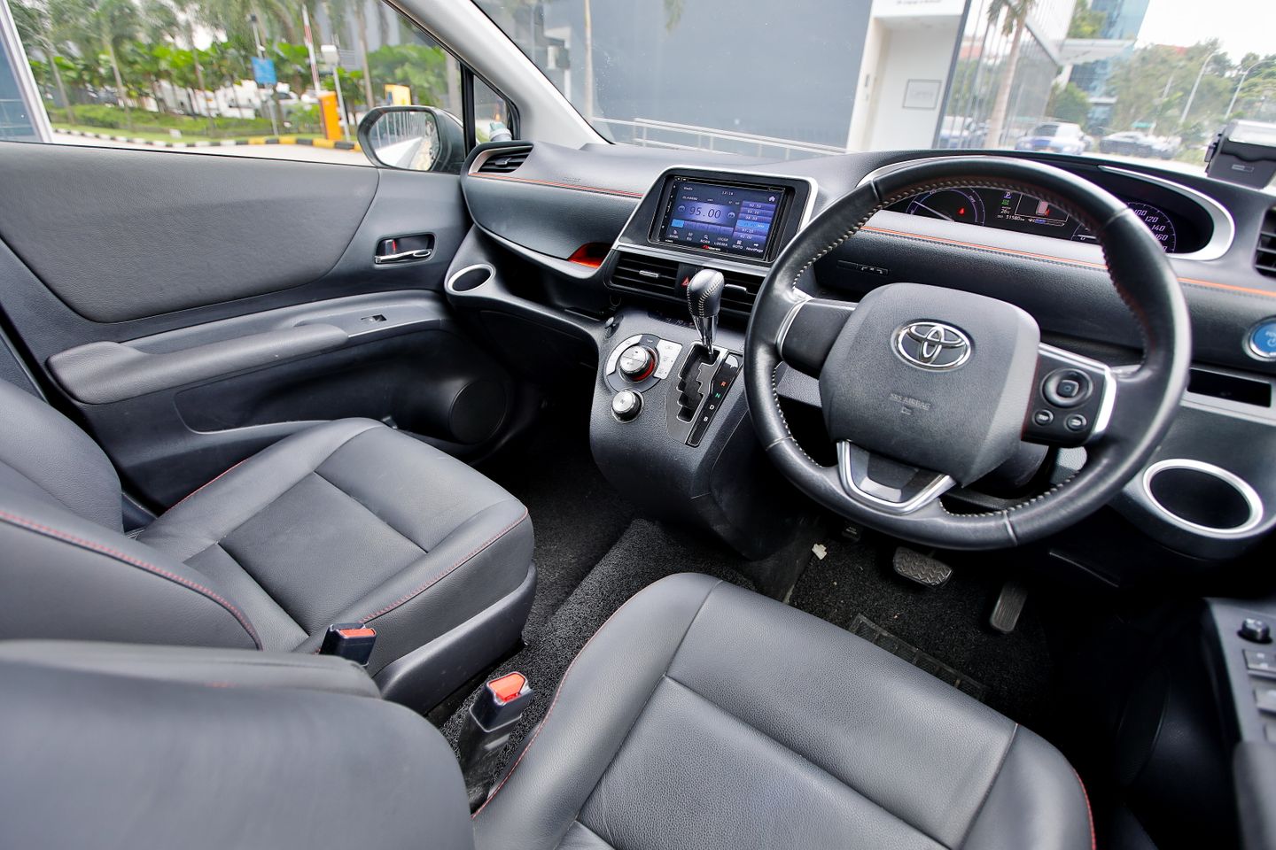 Certified Pre-Owned Toyota Sienta Hybrid 1.5 G | Car Choice Singapore