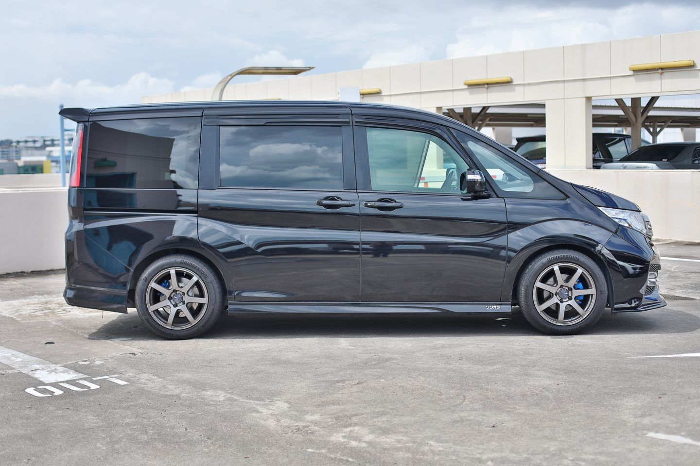 Certified Pre-Owned Honda Stepwagon 1.5A Spada | Car Choice Singapore