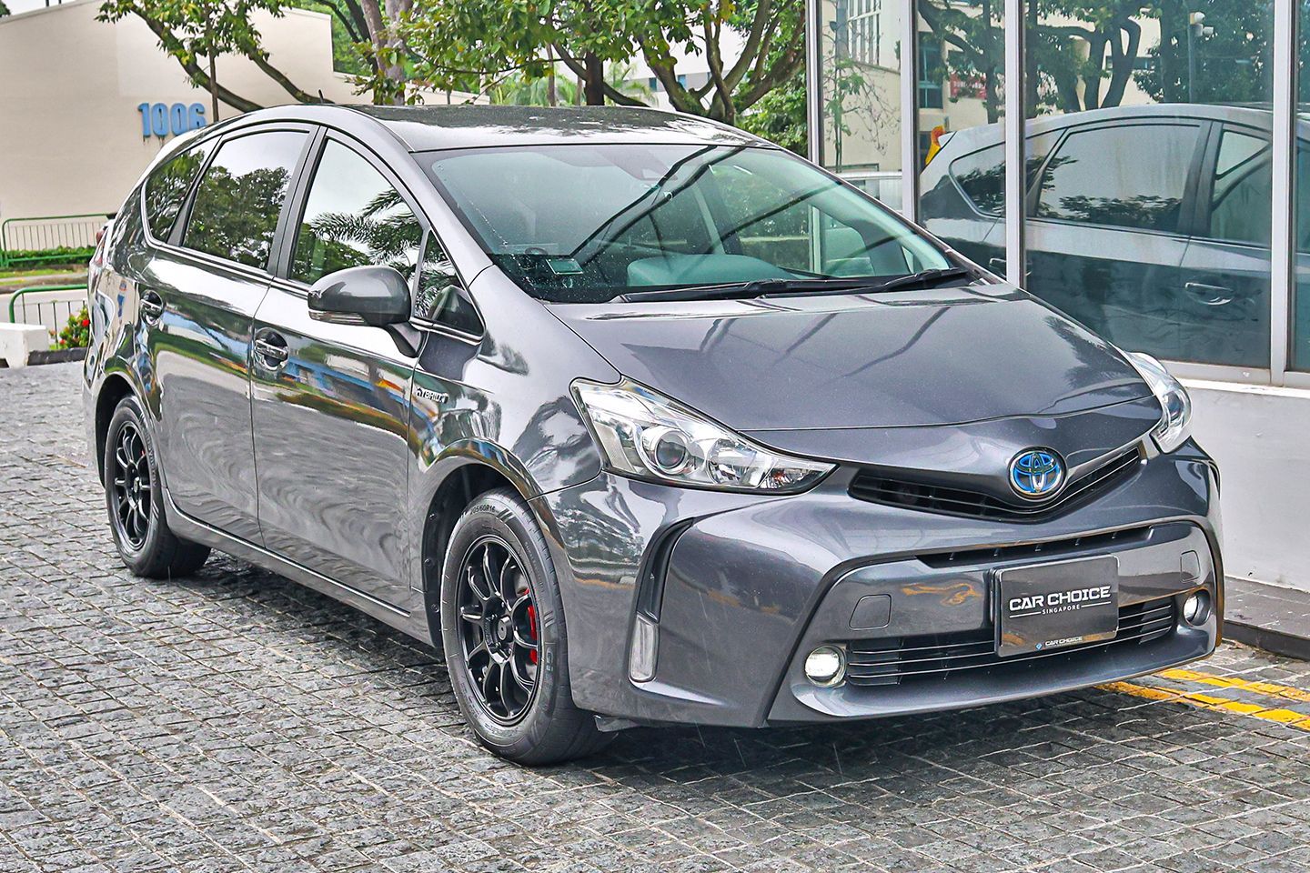 Certified Pre-Owned Toyota Prius Alpha Hybrid 1.8A S | Car Choice Singapore