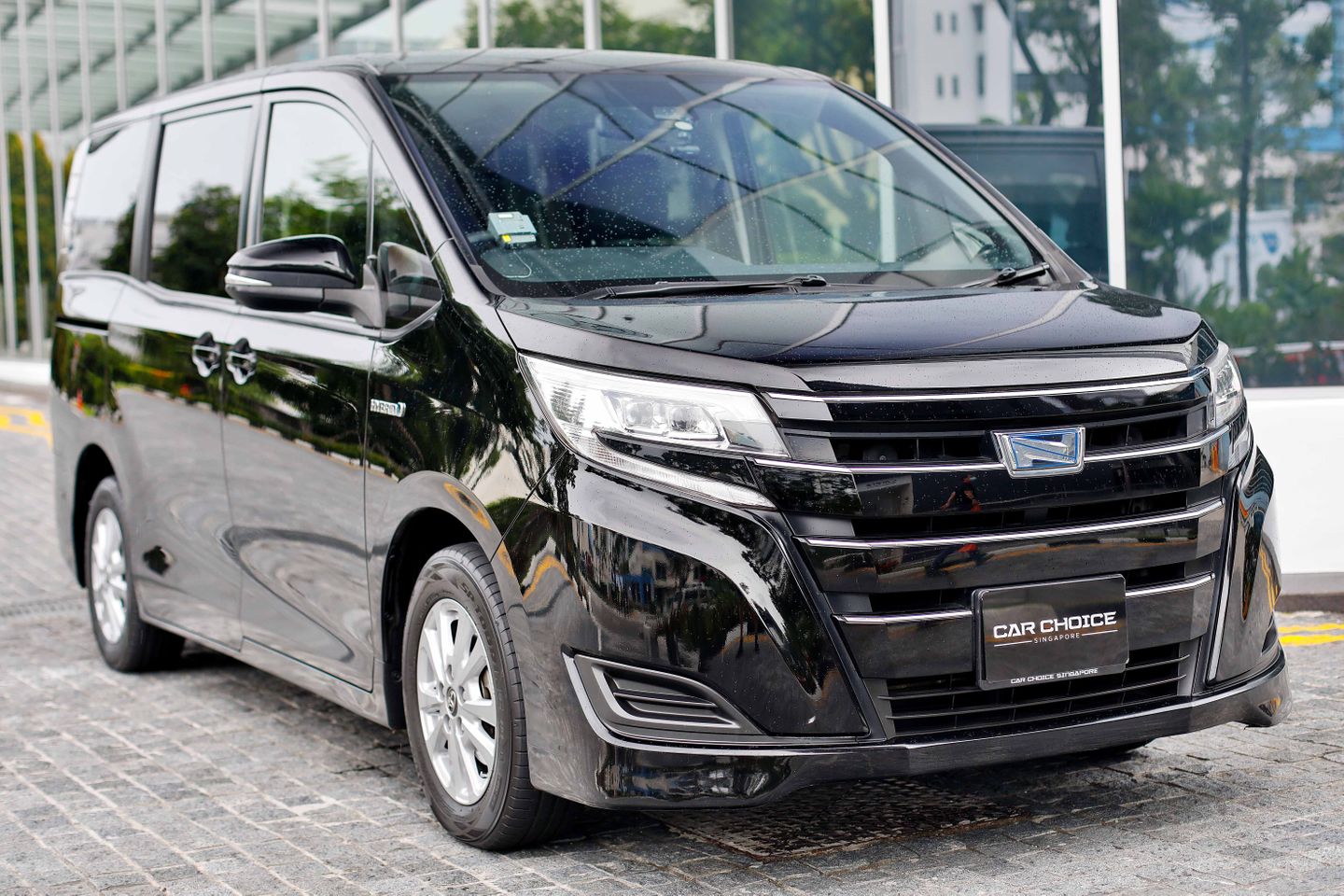 Certified Pre-Owned Toyota Noah Hybrid 1.8 X | Car Choice Singapore