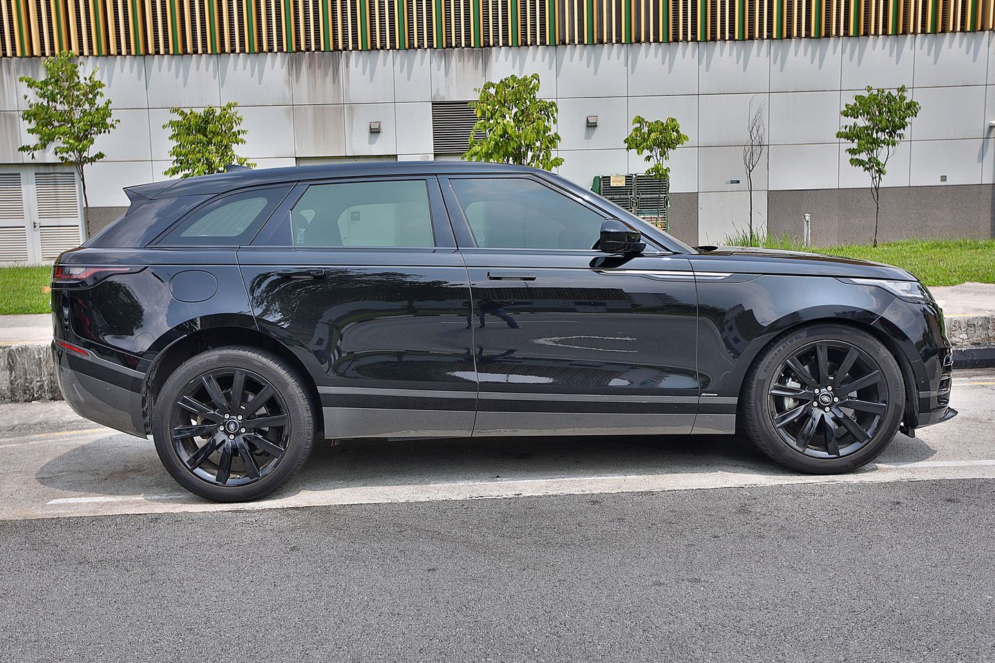 Certified Pre-Owned Land Rover Range Rover Velar 3.0A Si6 R-Dynamic ...