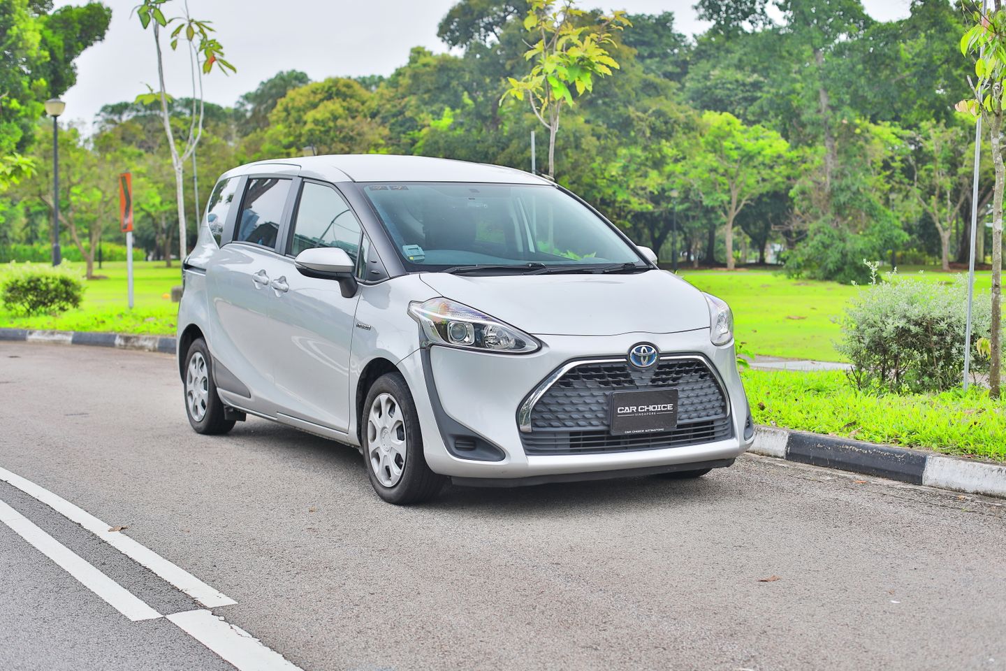 Certified Pre-Owned Toyota Sienta Hybrid 1.5A X | Car Choice Singapore