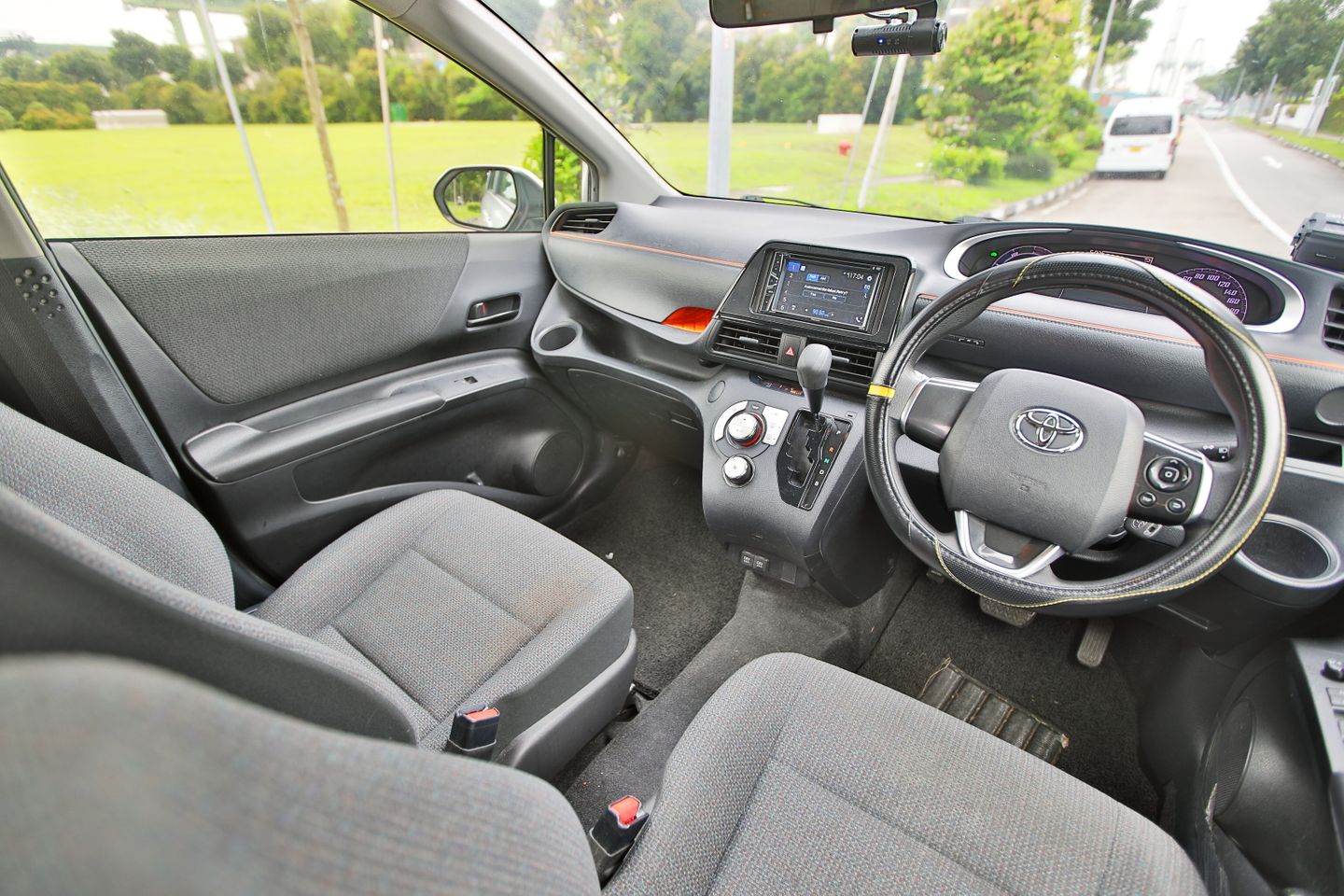 Certified Pre-Owned Toyota Sienta Hybrid 1.5A X | Car Choice Singapore