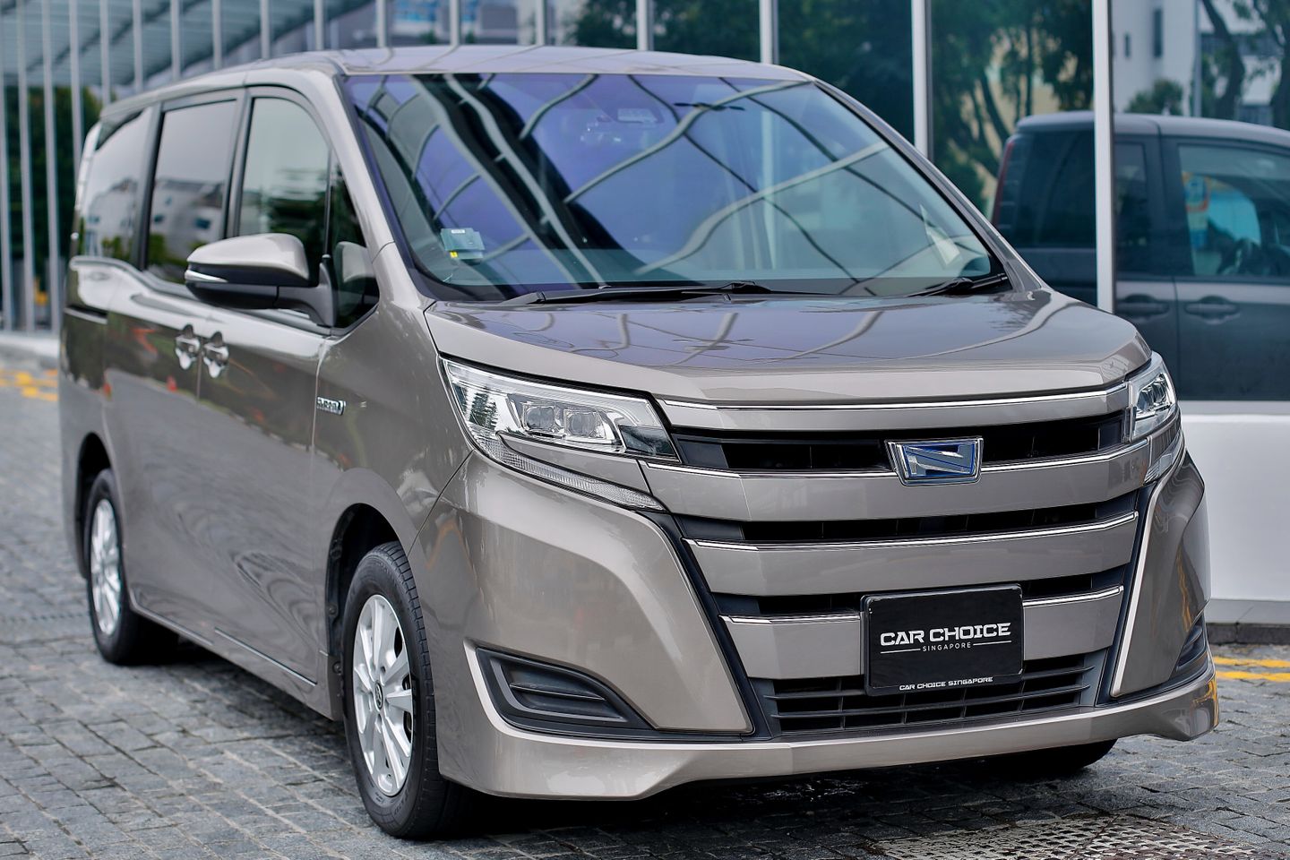 Certified Pre-Owned Toyota Noah Hybrid 1.8 X | Car Choice Singapore