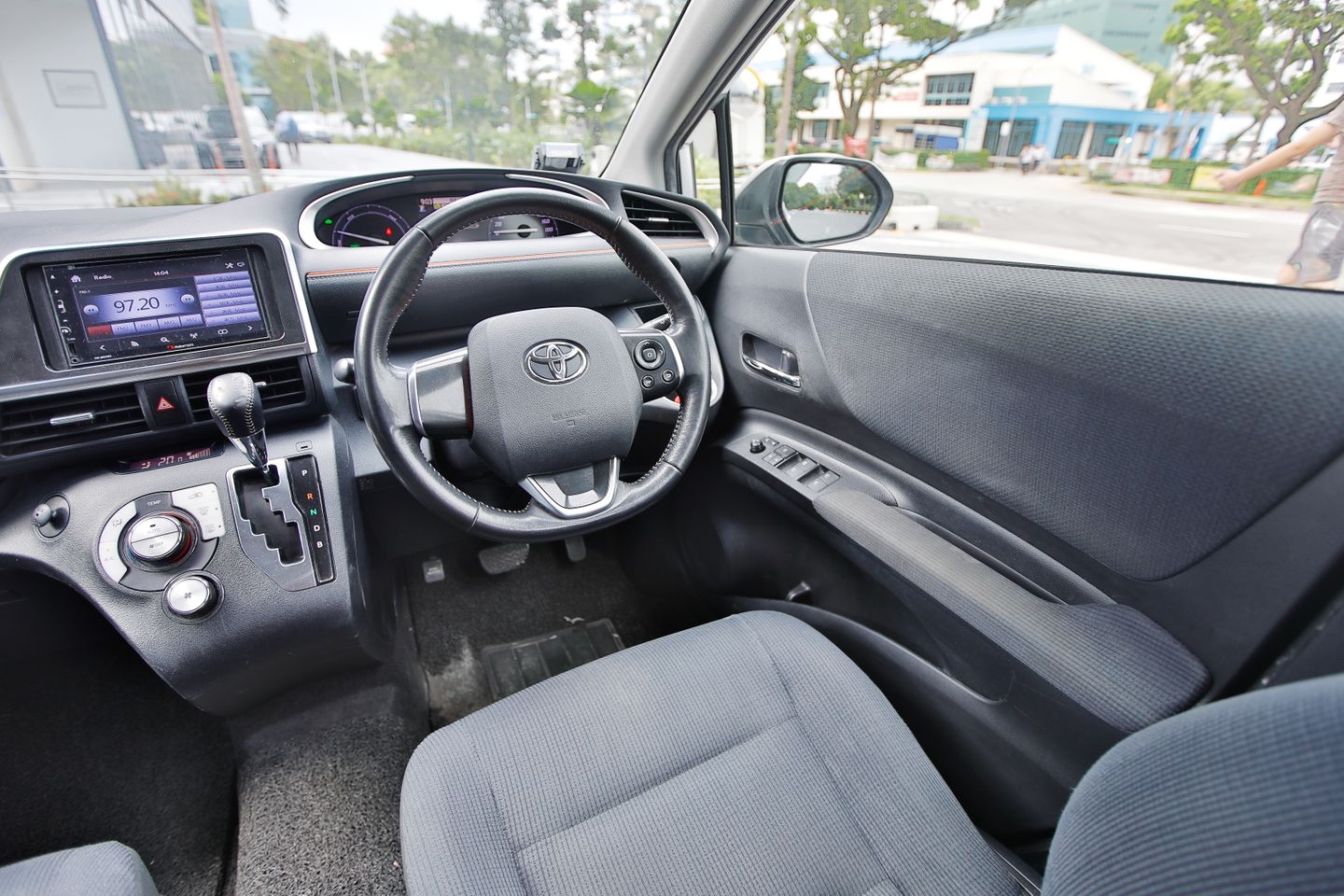 Certified Pre-Owned Toyota Sienta Hybrid 1.5 G | Car Choice Singapore